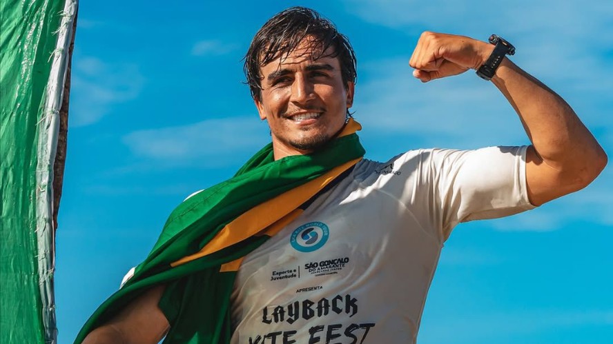 Pedro Matos, campeão mundial de kitesurfe, surfa desde os três anos ...