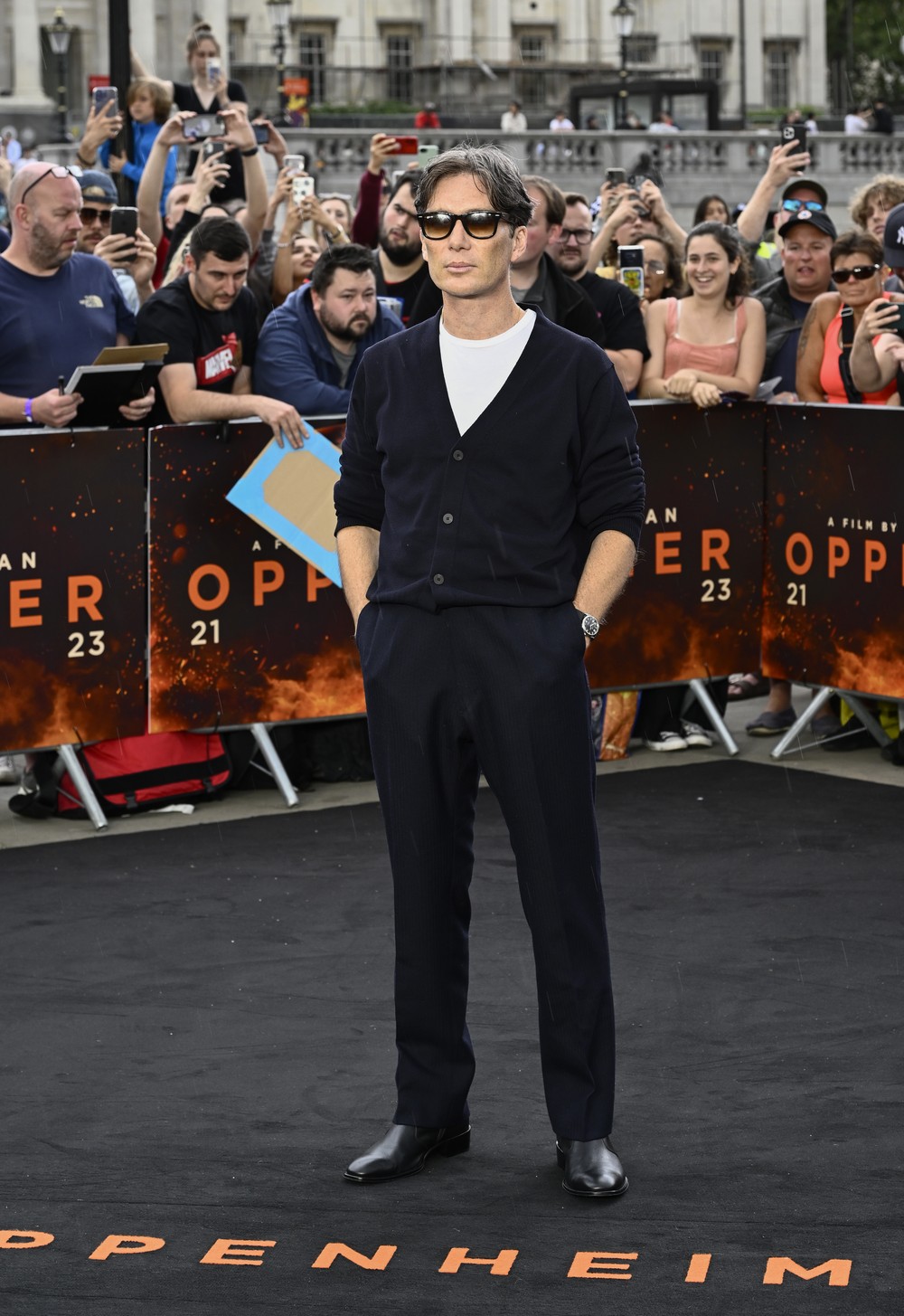 Cillian Murphy não abre mão dos looks clássicos nos eventos de gala