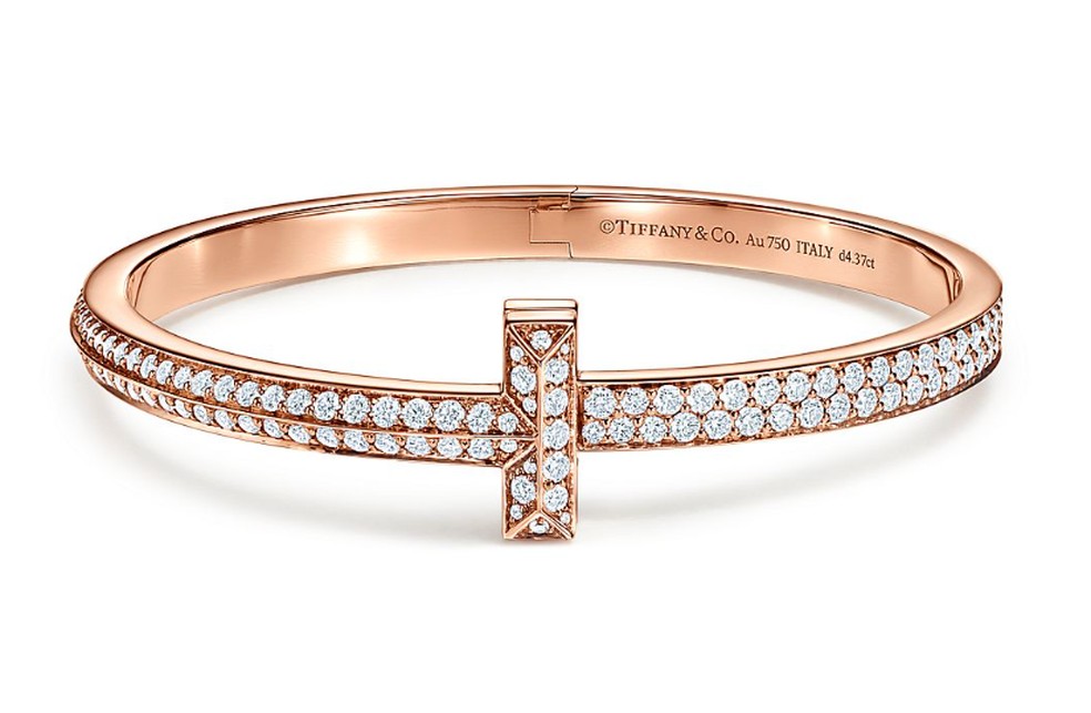 Benzema ergueu Bola de Ouro com pulseira discreta 18k de 190 diamantes