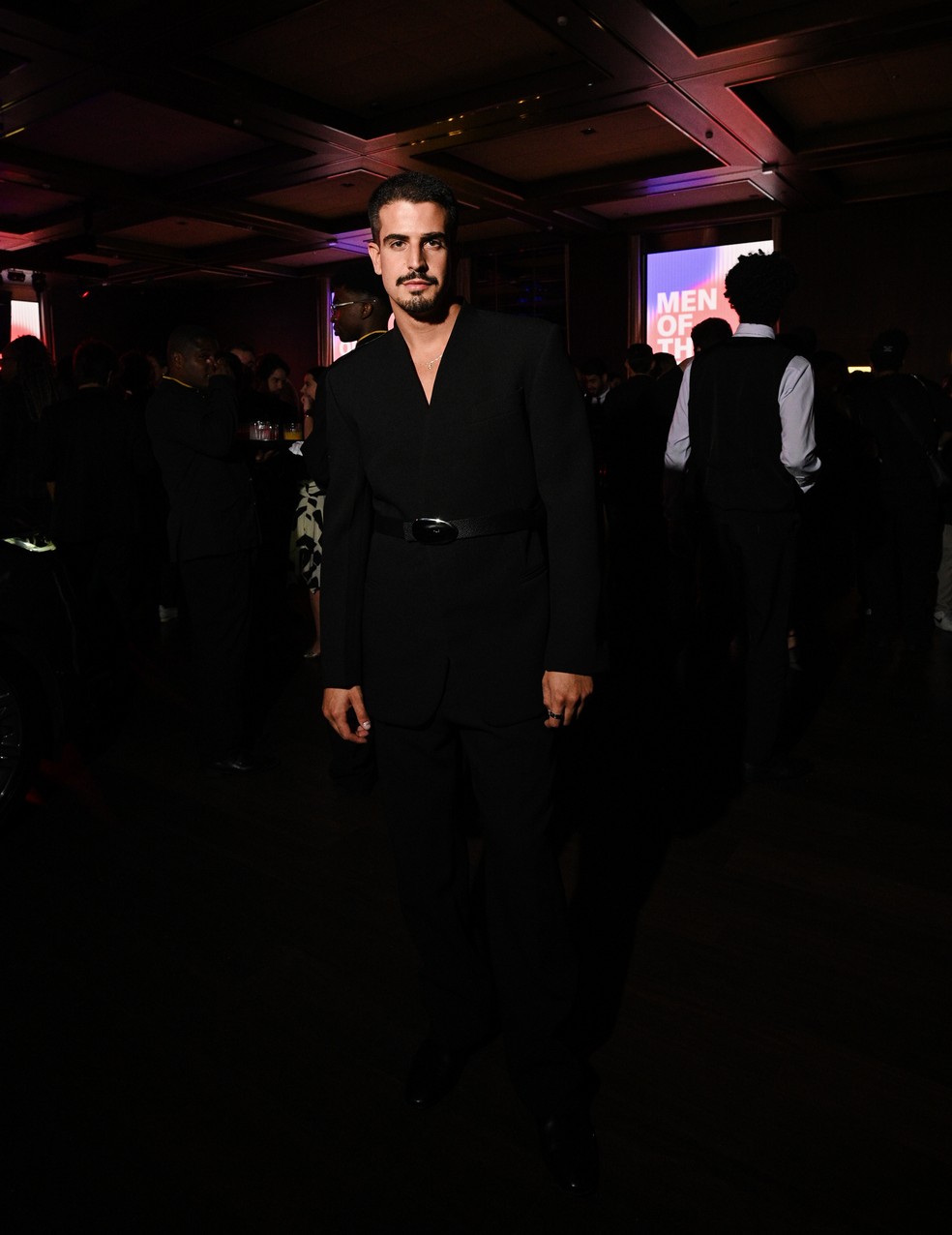Para o 'Men of The Year', Enzo Celulari aposta em look de grife italiana