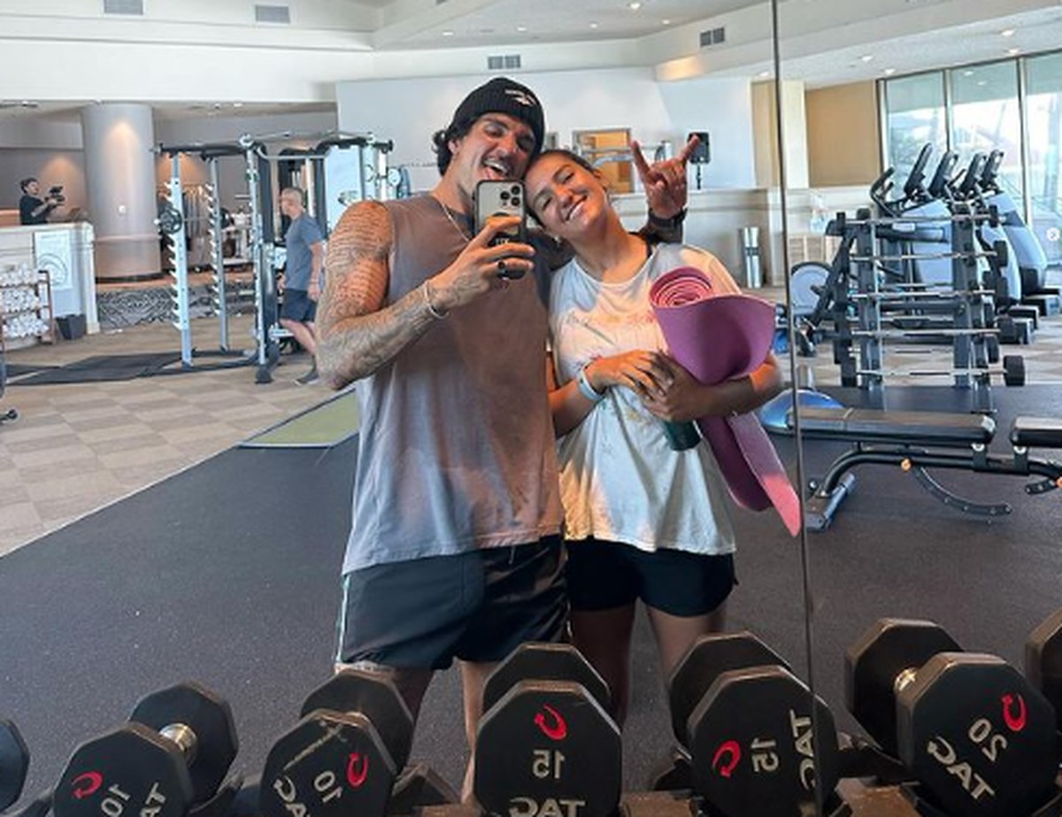 Gabriel Medina abre álbum de viagem para o Hawaii com a irmã, Sophia