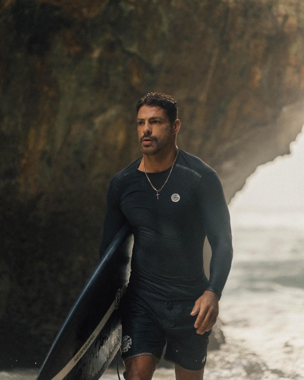 Após quase 30 dias de viagem na Tailândia, Cauã Reymond desembarca no ...