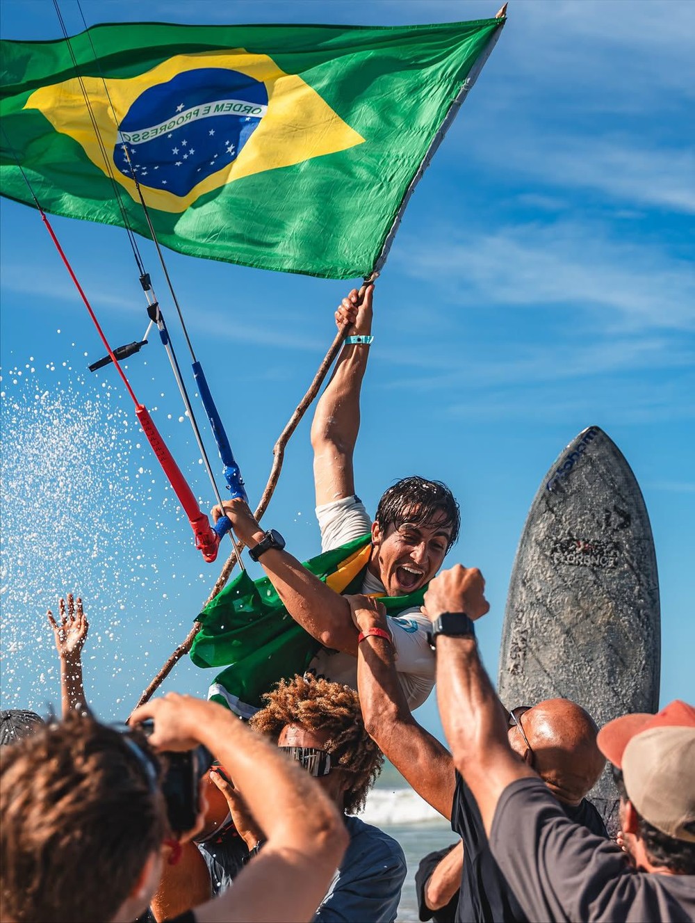 Pedro Matos, campeão mundial de kitesurfe, surfa desde os três anos ...