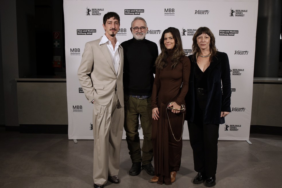 Johnny Massaro apresenta série brasileira sobre epidemia do HIV no ...