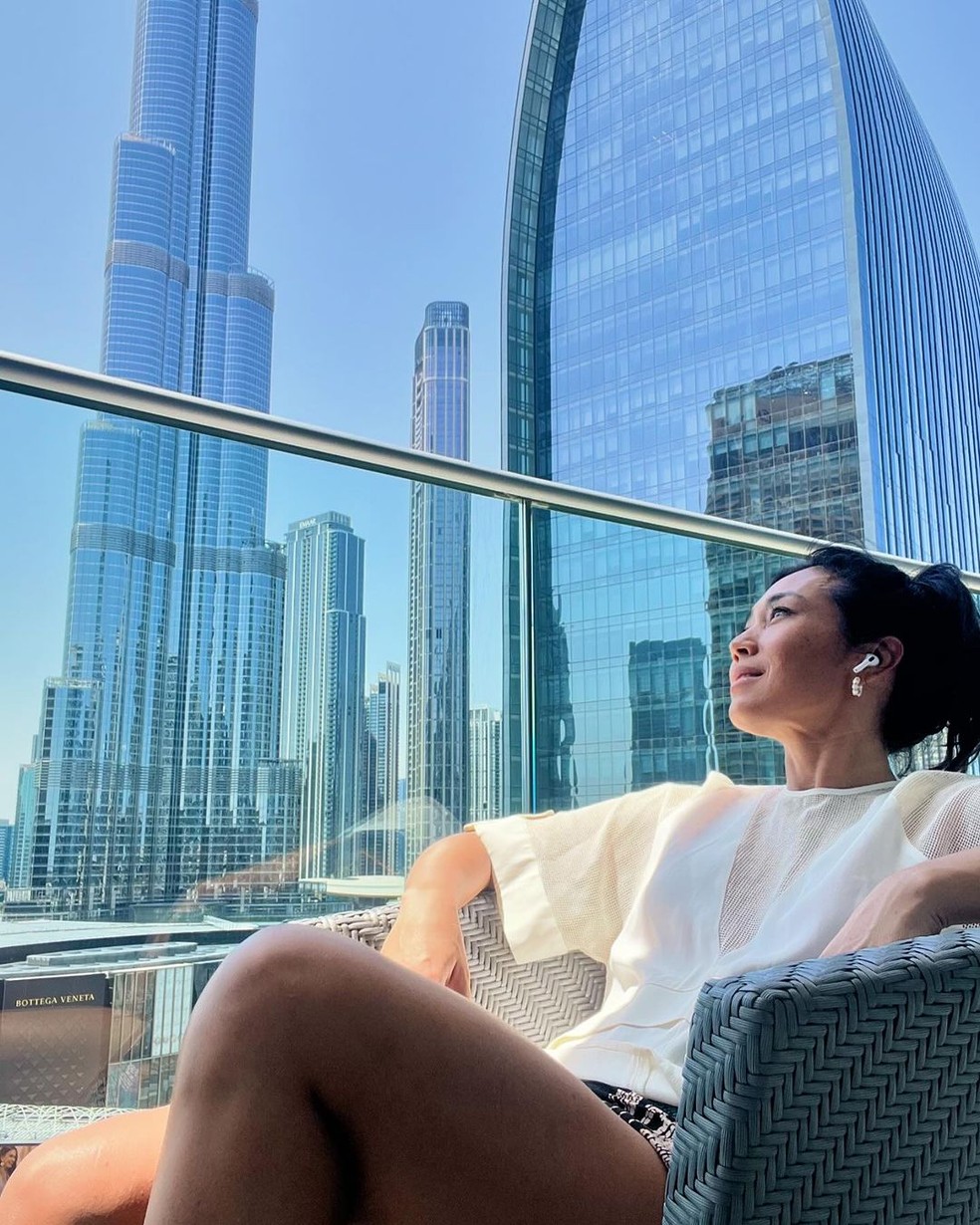 Danni Suzuki abre álbum de viagem solitária para Dubai e reflete: 'Às ...
