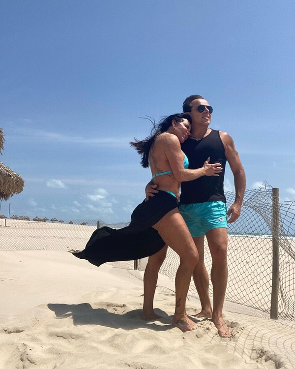 Gretchen posta cliques em praia de Fortaleza e recebe elogios | GQ | GQ