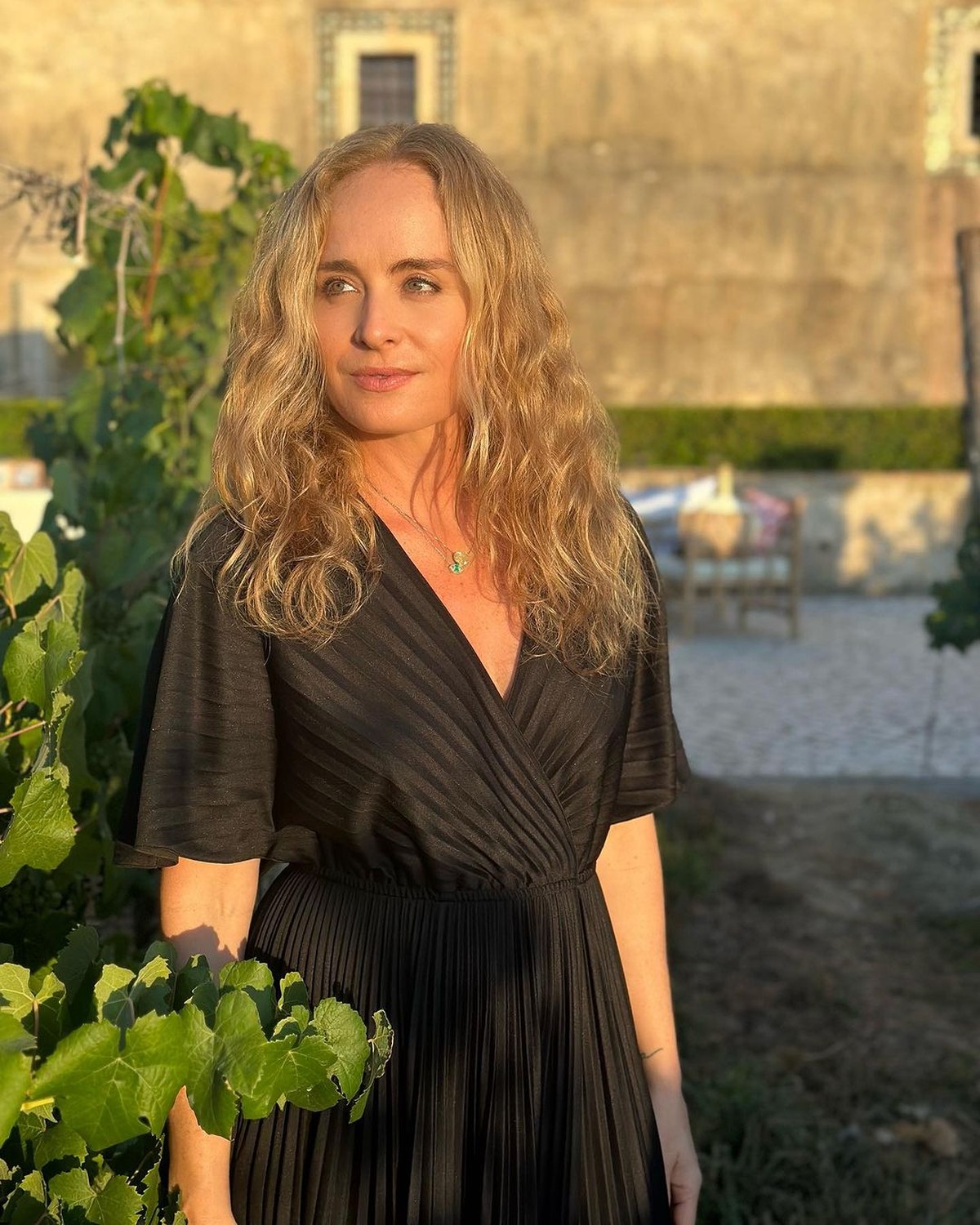 Angélica é fotografada pelo filho e Luciano Huck em Portugal ...