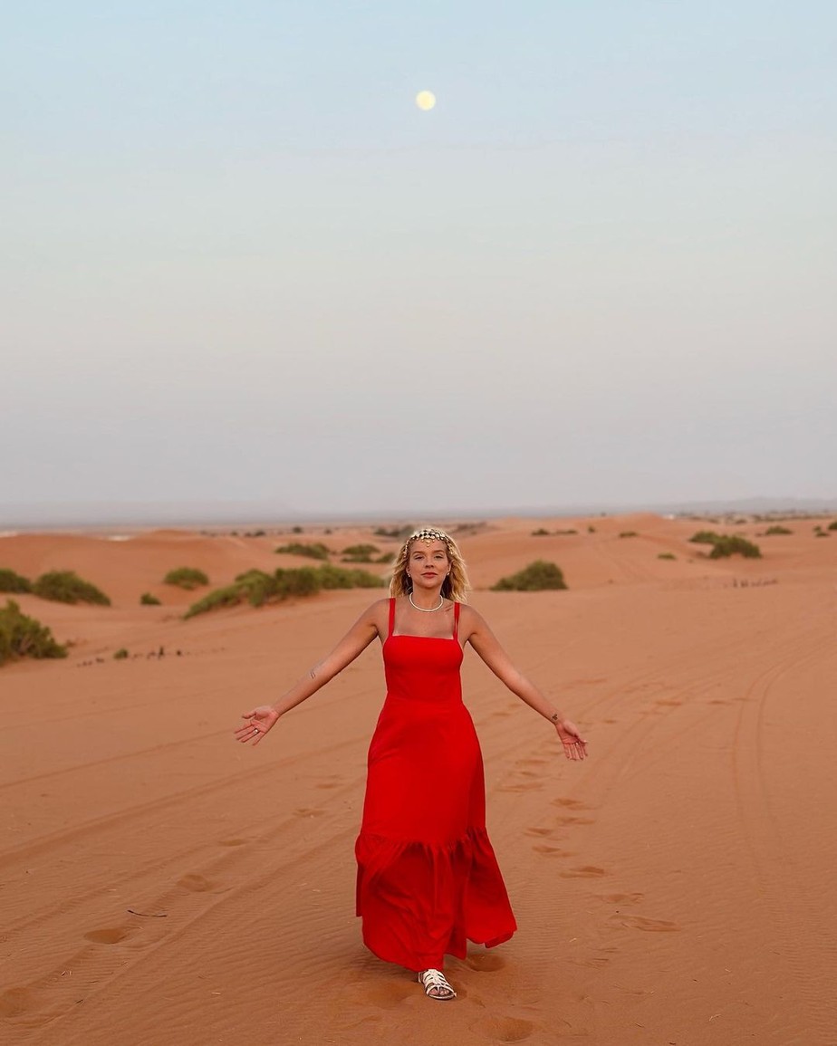 Gabi Lopes encanta com álbum de fotos no Deserto do Saara | GQ | GQ