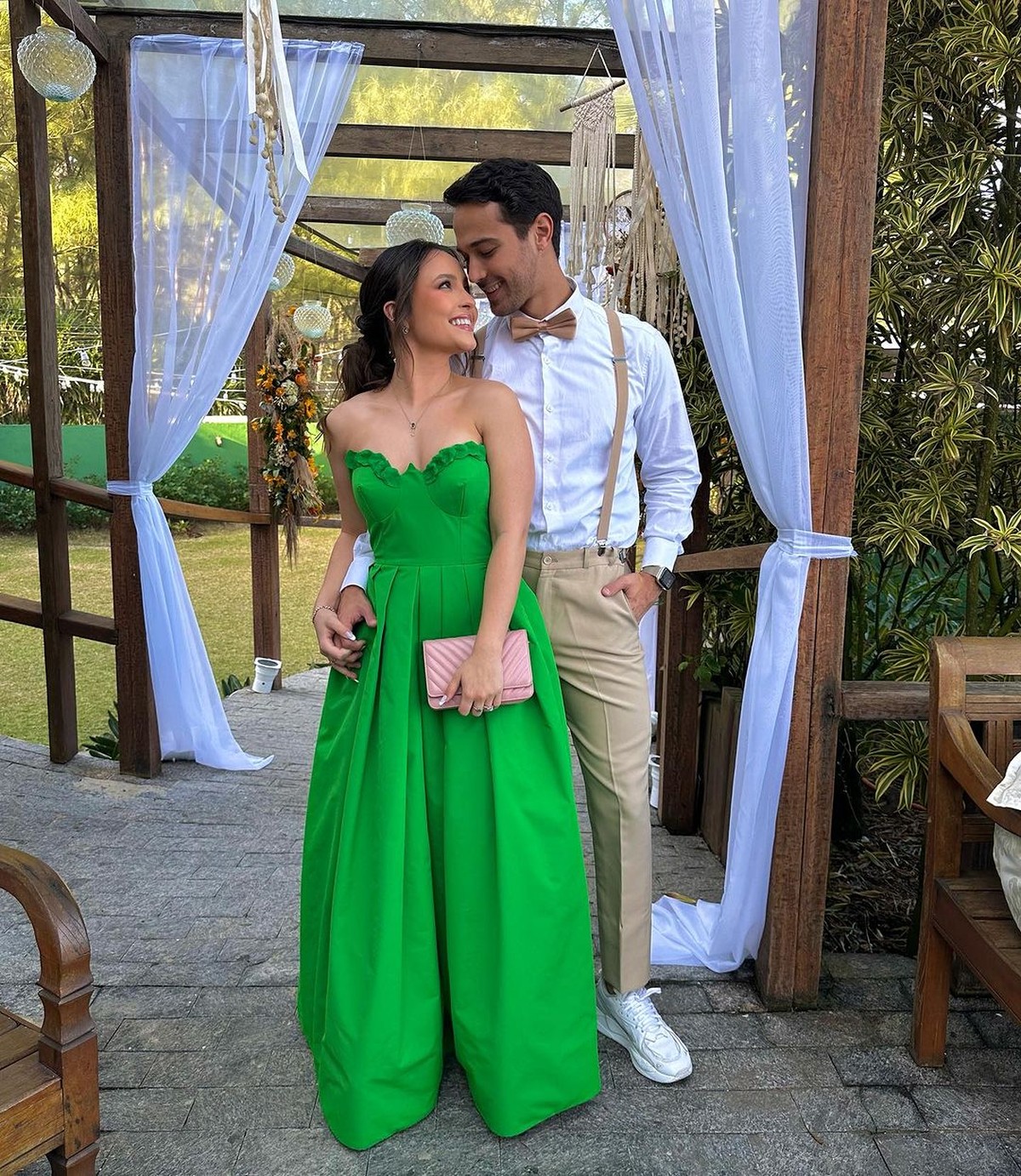 Larissa Manoela e André Luiz Frambach são padrinhos de casamento: 'Viva ...