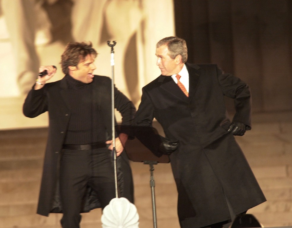 Ricky Martin fala sobre fetiche por pés e show na posse de George W ...