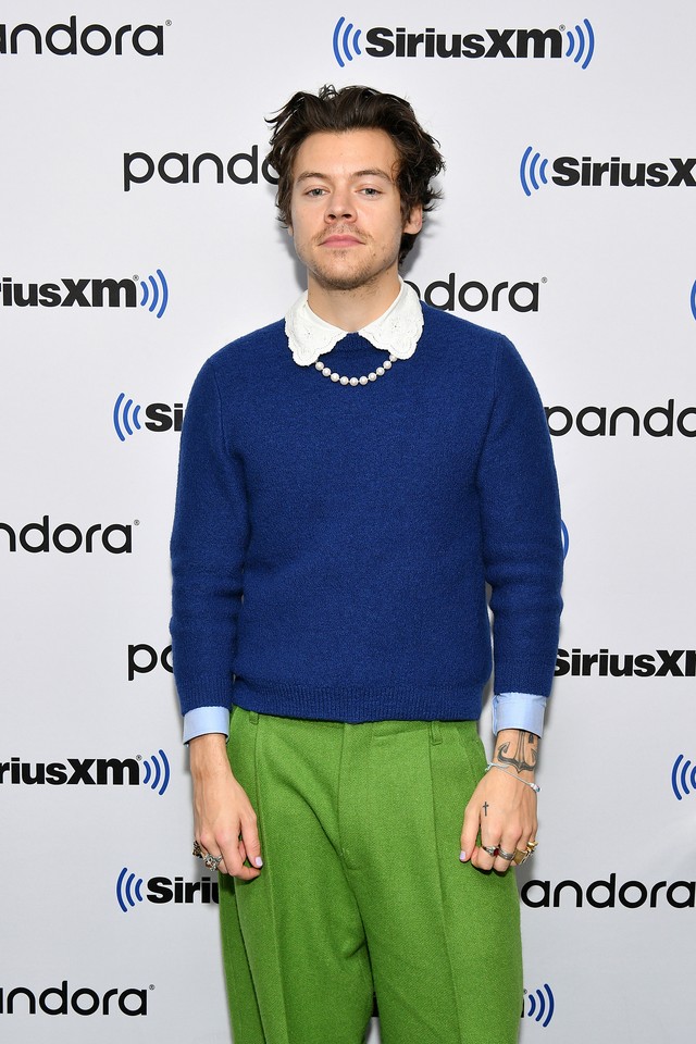 Harry Styles faz 30 anos: veja 30 looks do cantor