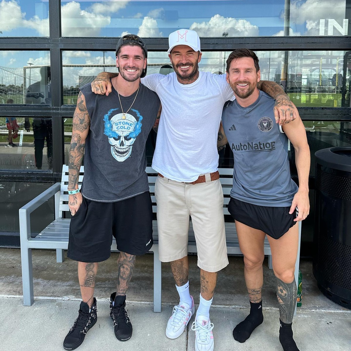 David Beckham tieta Messi e Rodrigo De Paul: ''Dois campeões mundiais''