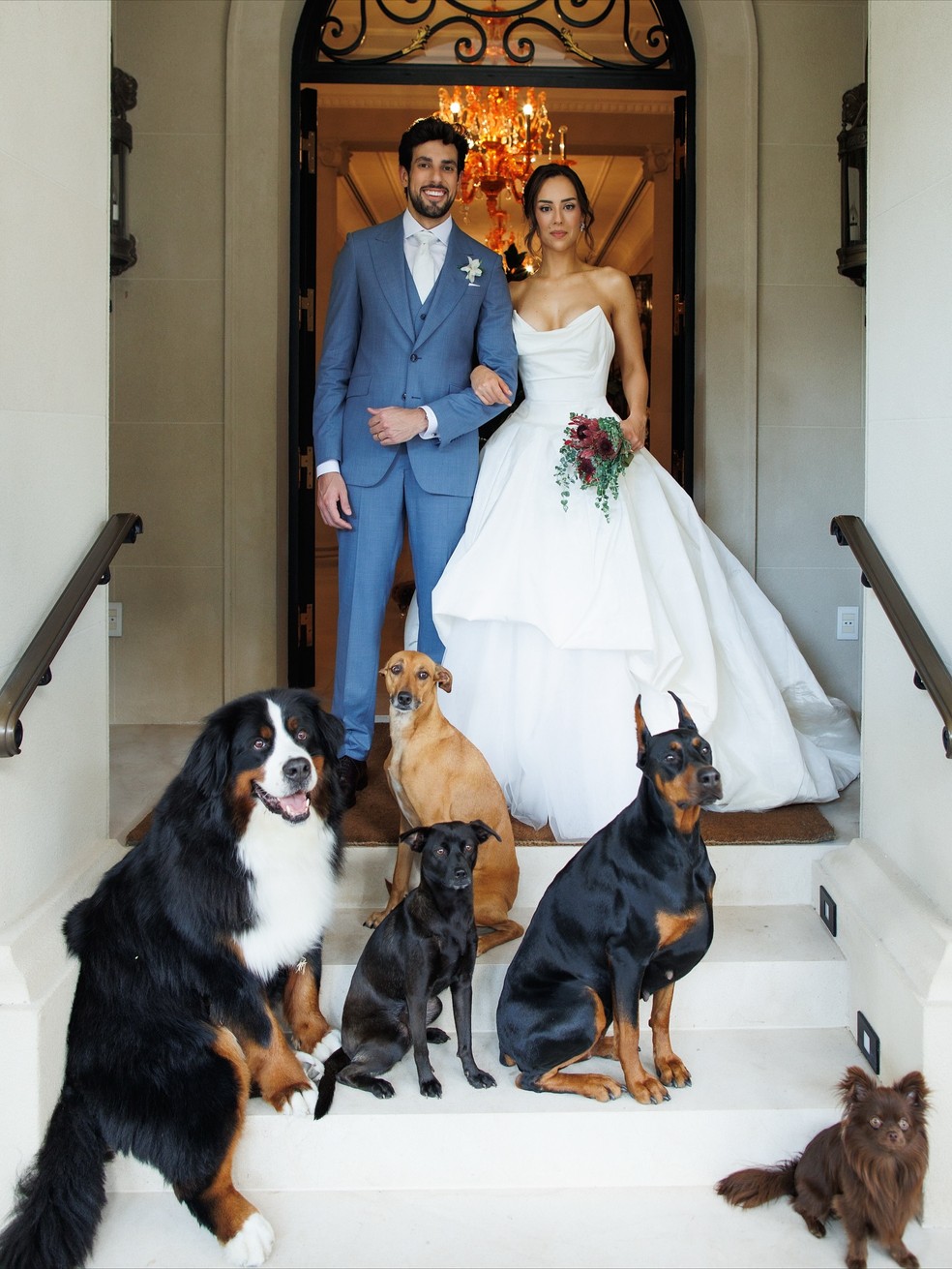 Pai de 40 cachorros e apresentador de TV: quem é Julinho Casares, que ...