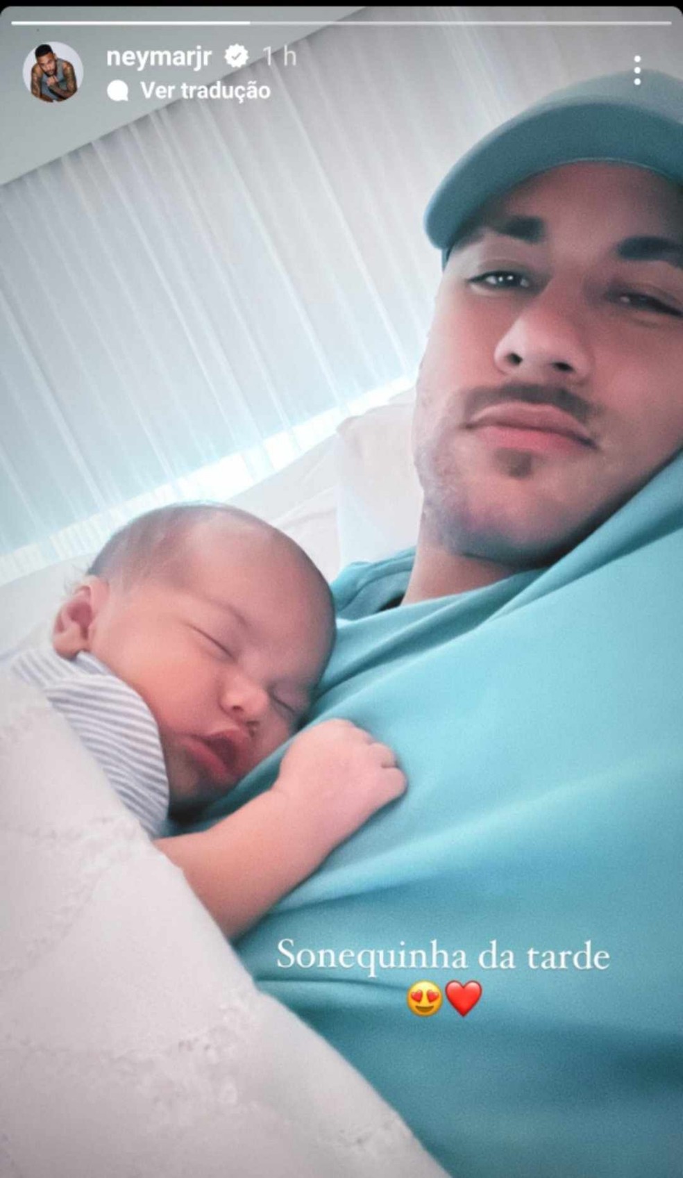 Em nova selfie, filha de Neymar exibe bochechas fofas ao dormir no colo ...