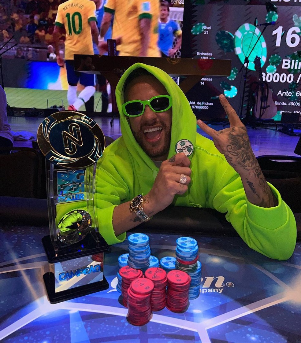 Neymar ostenta modelos de relógios Rolex que ultrapassam os R$ 2 milhões