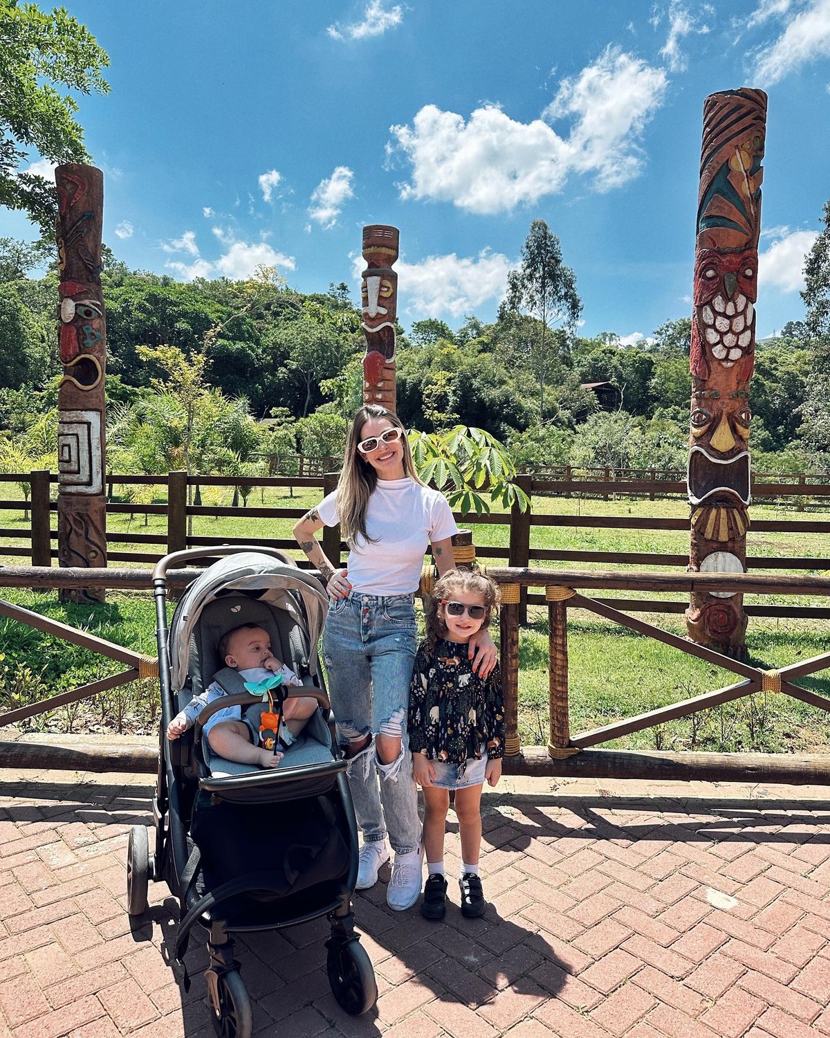Tamy Contro mostra diversão com os filhos em parque: 'Domingo de aventuras'