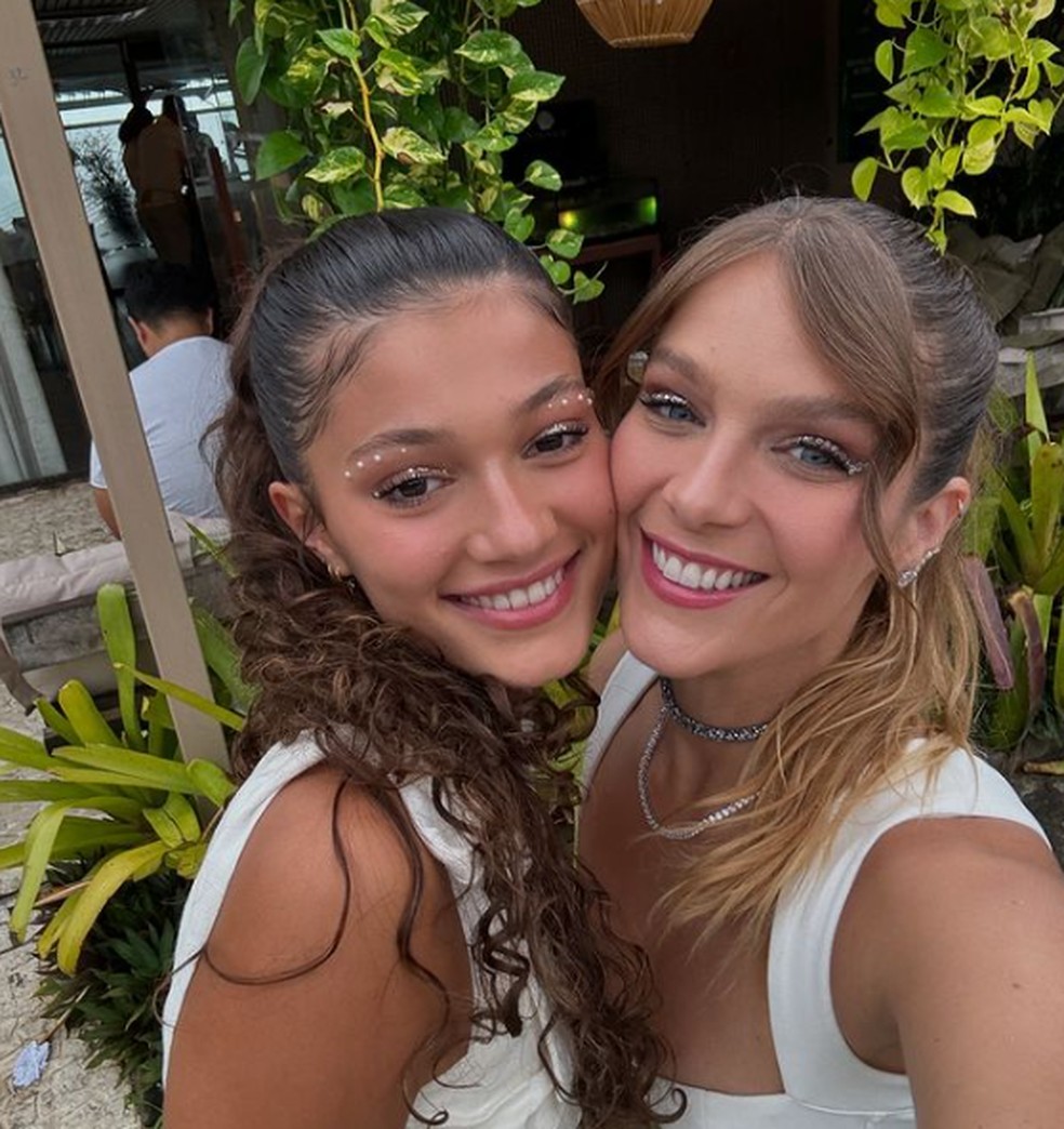 Isabella Santoni celebra aniversário de 18 anos da enteada: 'Ganhei uma ...