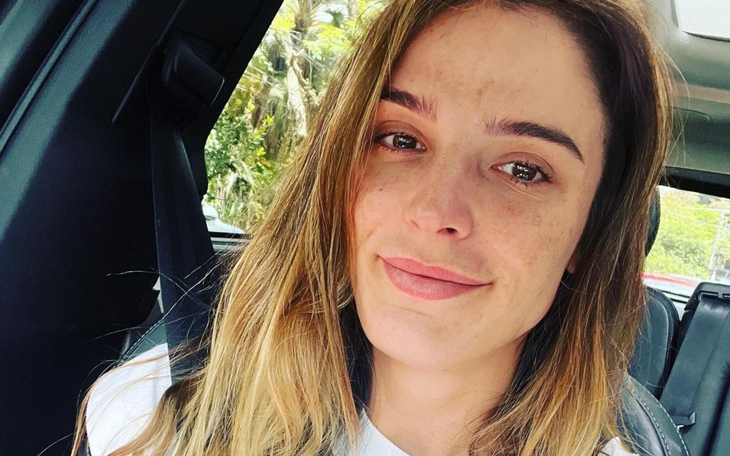De biquíni laranja, Rafa Brites posta selfie e encanta seguidores