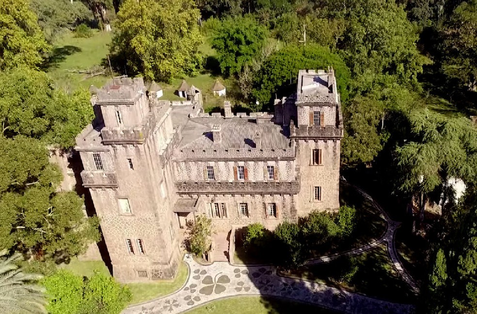 Onde ficam os castelos do Brasil e quem são seus donos