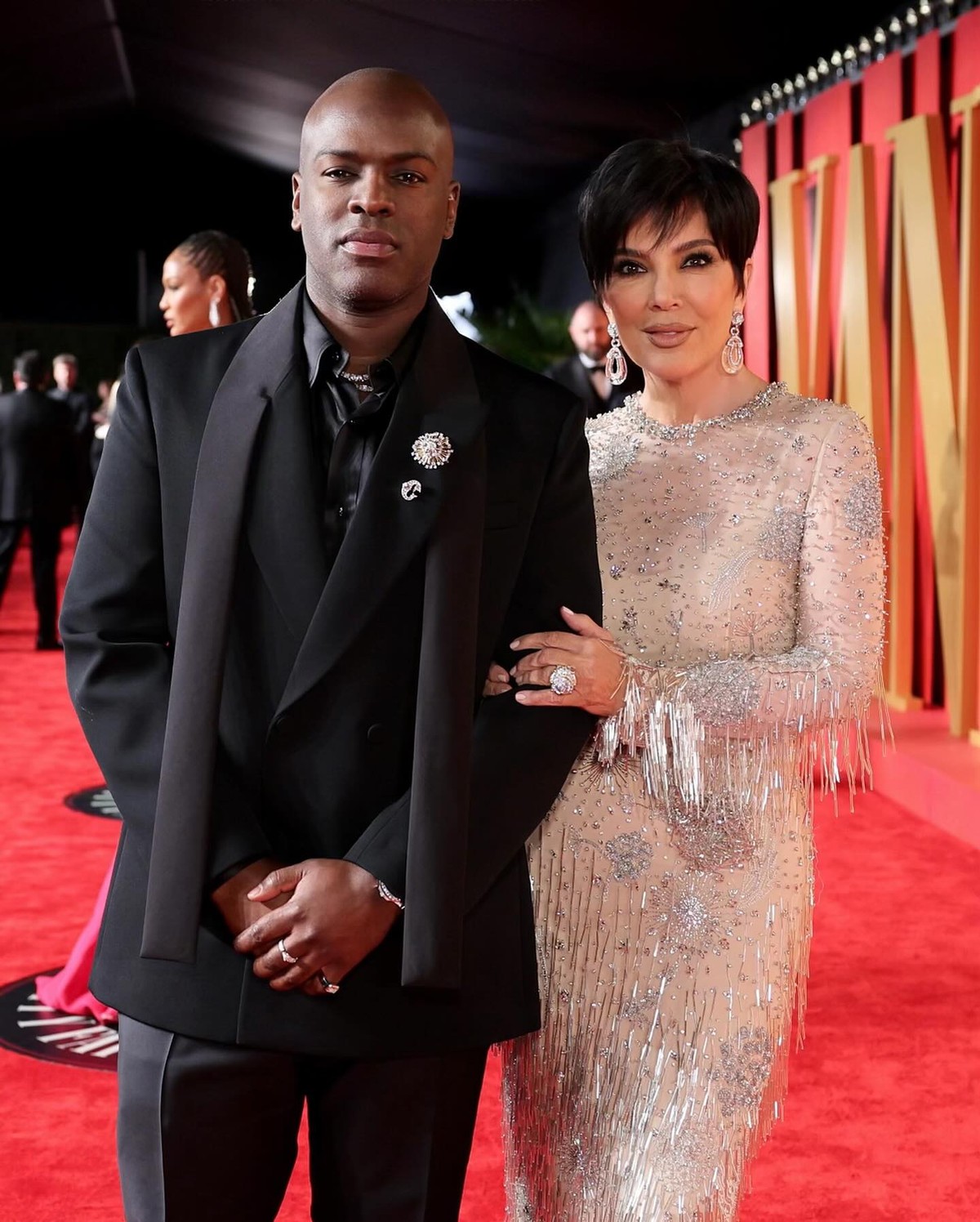 Aos 68 anos, Kris Jenner impressiona com 'aparência' ao lado de ...