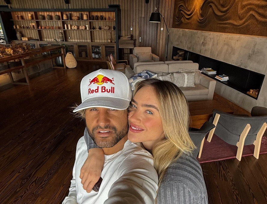 Italo Ferreira assume namoro com nutricionista Sofia Larocca: 'Conexão'