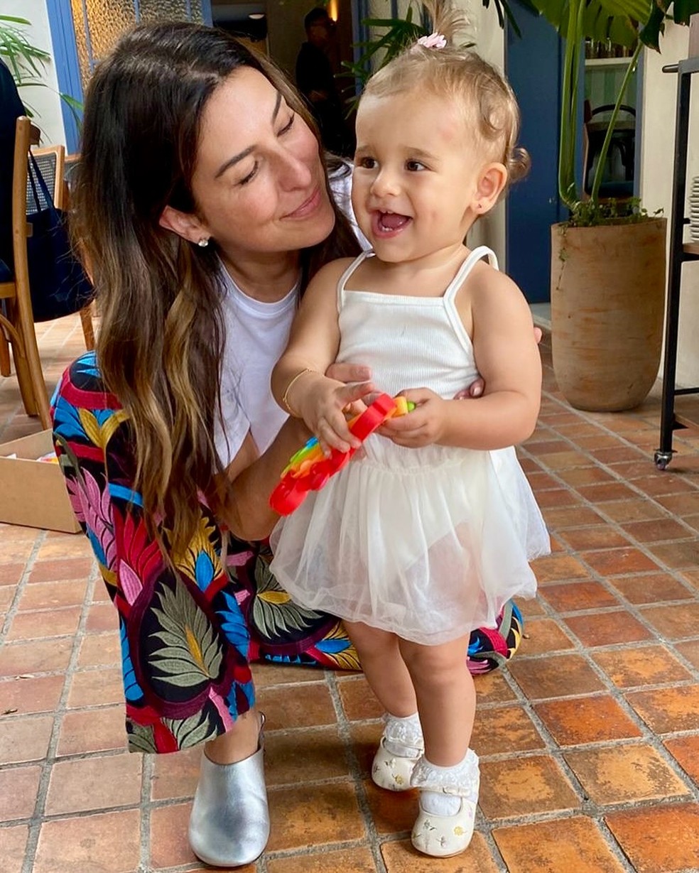 Fernanda Paes Leme abre álbum de fotos do primeiro aniversário da filha ...