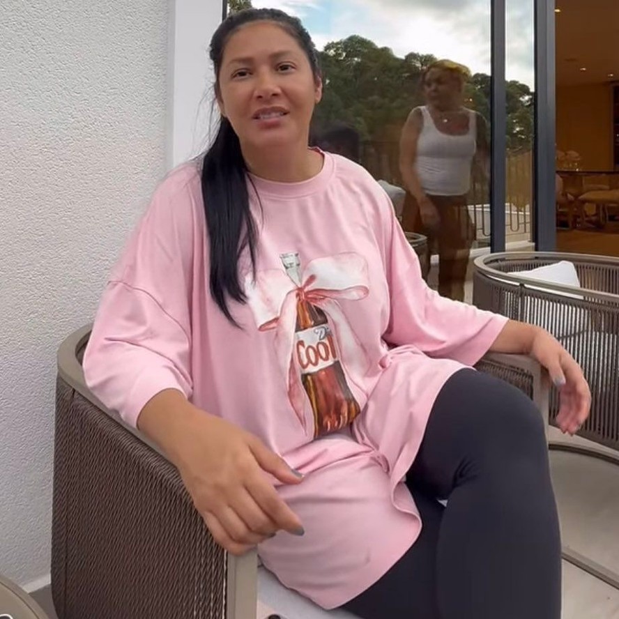 Web se surpreende com imagens de Simaria em momento íntimo