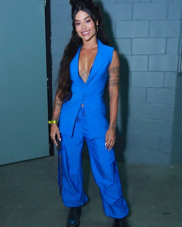 Aline Campos surge poderosa em gravação do DVD de Filipe Ret