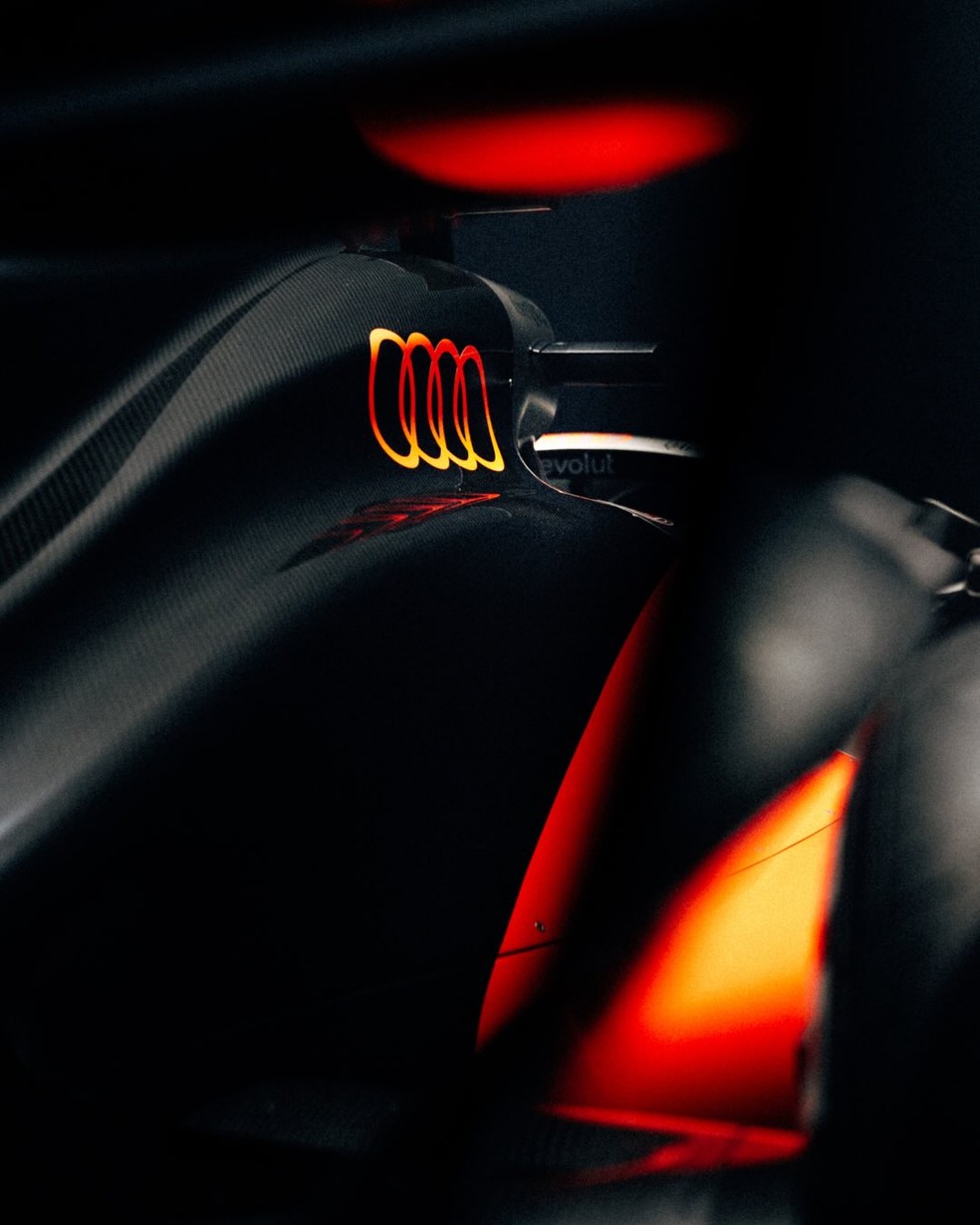 Audi apresenta carro que será pilotado por Gabriel Bortoleto na F1 em 2026
