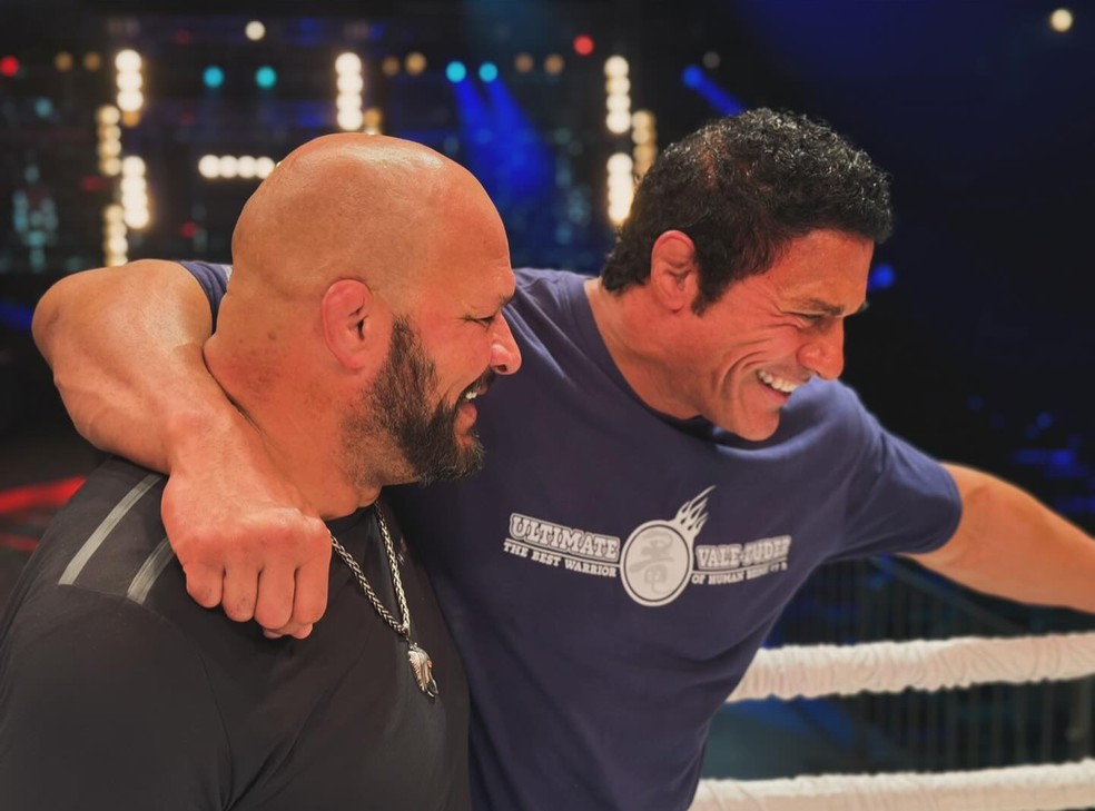 The Rock fica irreconhecível para novo filme sobre Mark Kerr, lenda do ...