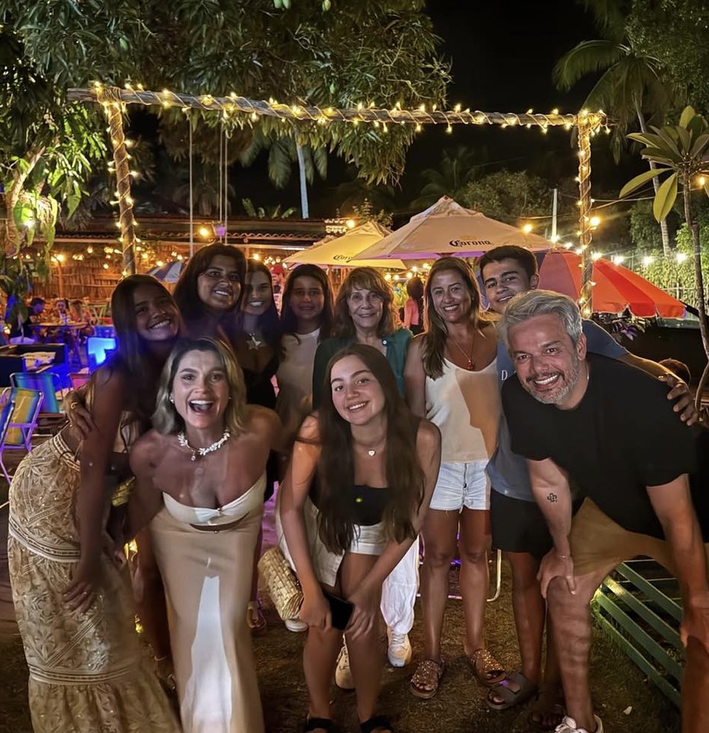Flávia Alessandra curte viagem para São Miguel dos Milagres em família ...