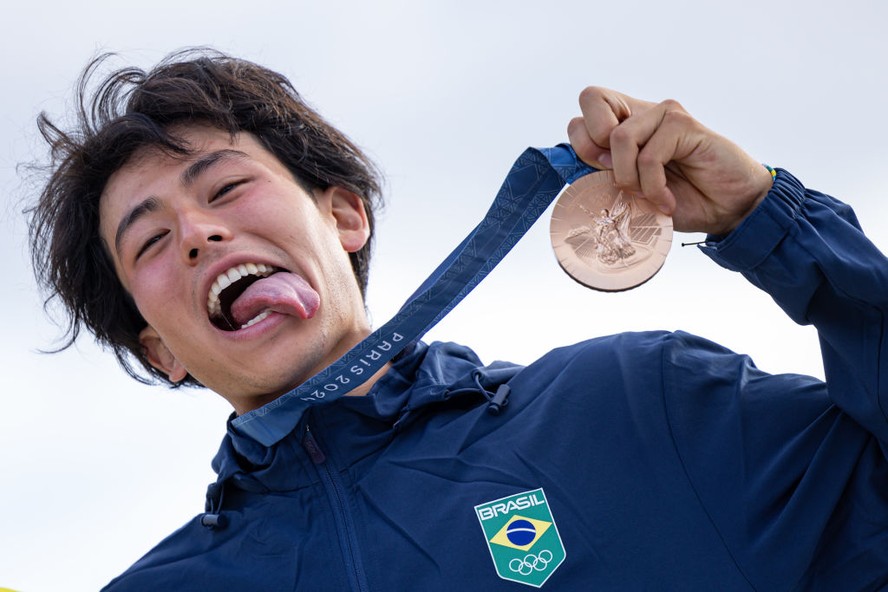 Quem é Augusto Akio, o Japinha, malabarista que conquistou o bronze no skate park