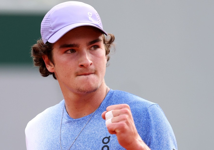 João Fonseca usou relógio de R$ 276 mil após vitória na segunda rodada de Roland Garros