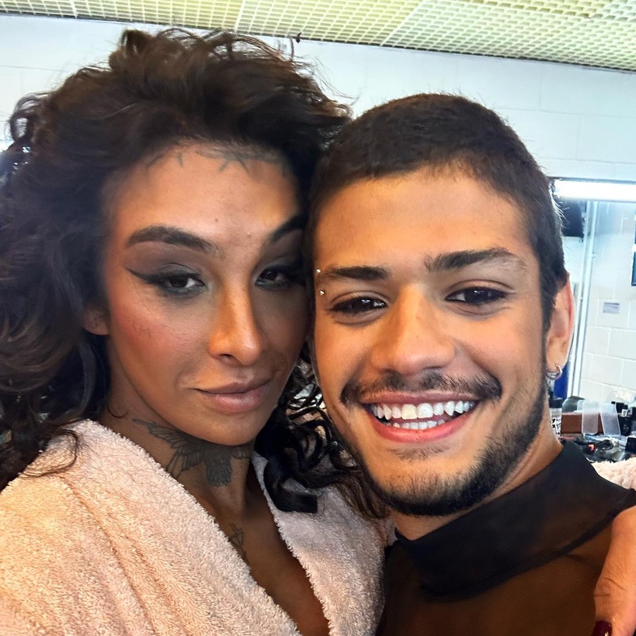 Linn da Quebrada posa com Gabriel Santana: 'Me sentindo chiquitita ao ...