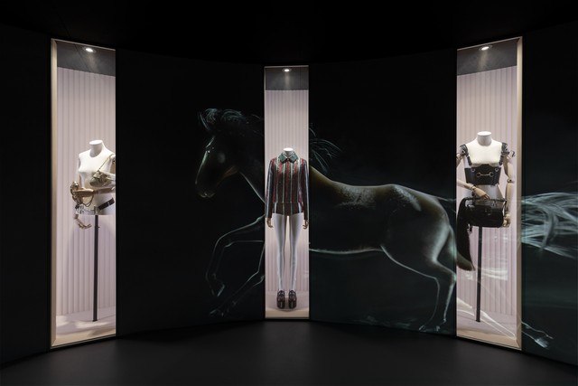 Gucci Cosmos: exposição de designs icônicos chega a Londres em outubro