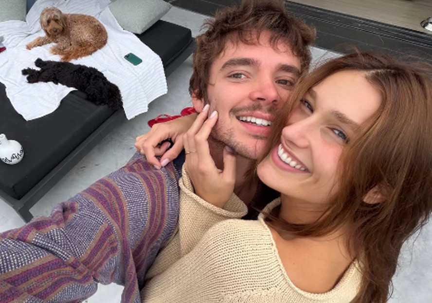 Sasha Meneghel e João Lucas posam em clima de romance em hotel com ...