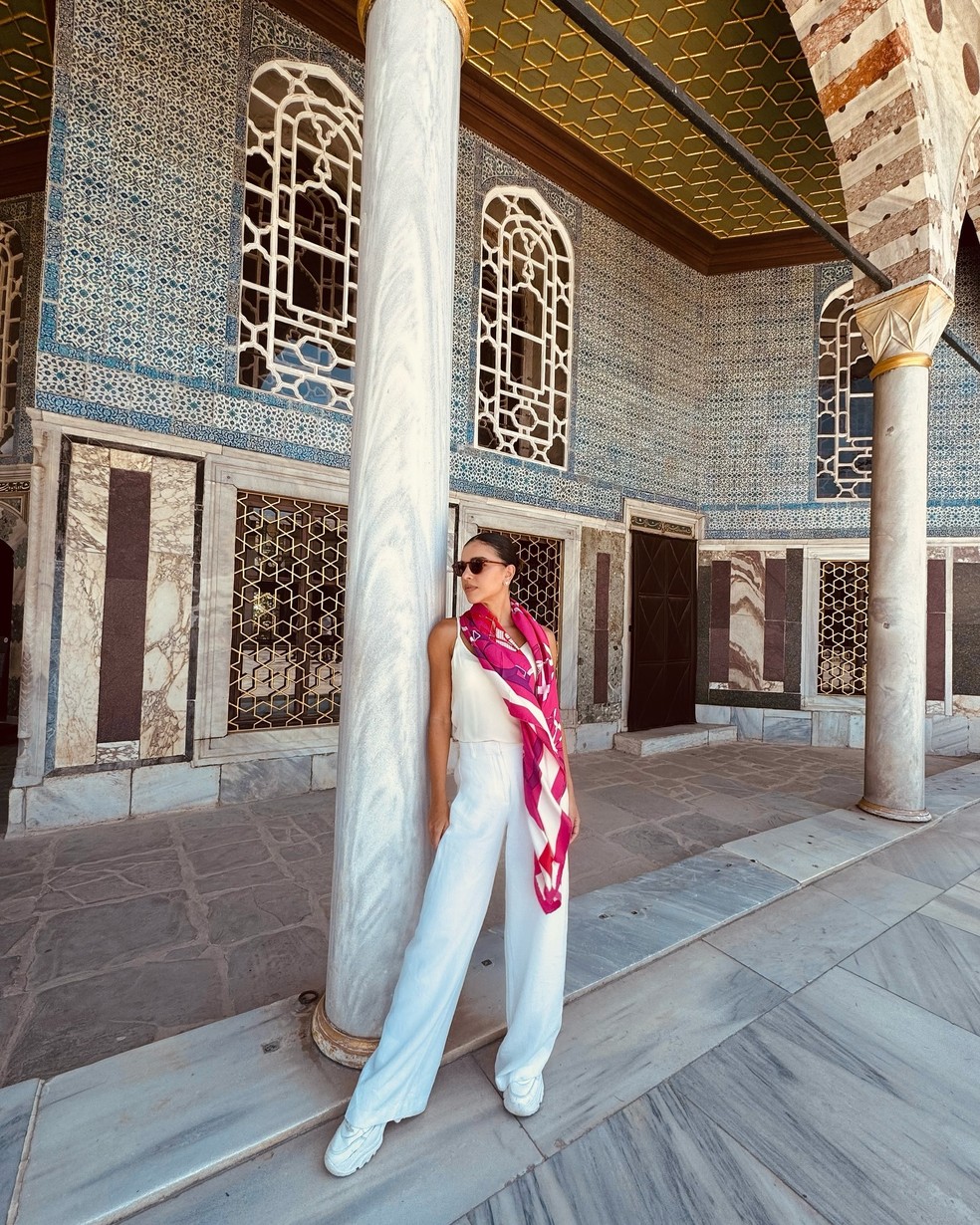 Em Istambul, Mariana Rios mostra evolução do tempo e 12 anos de ...