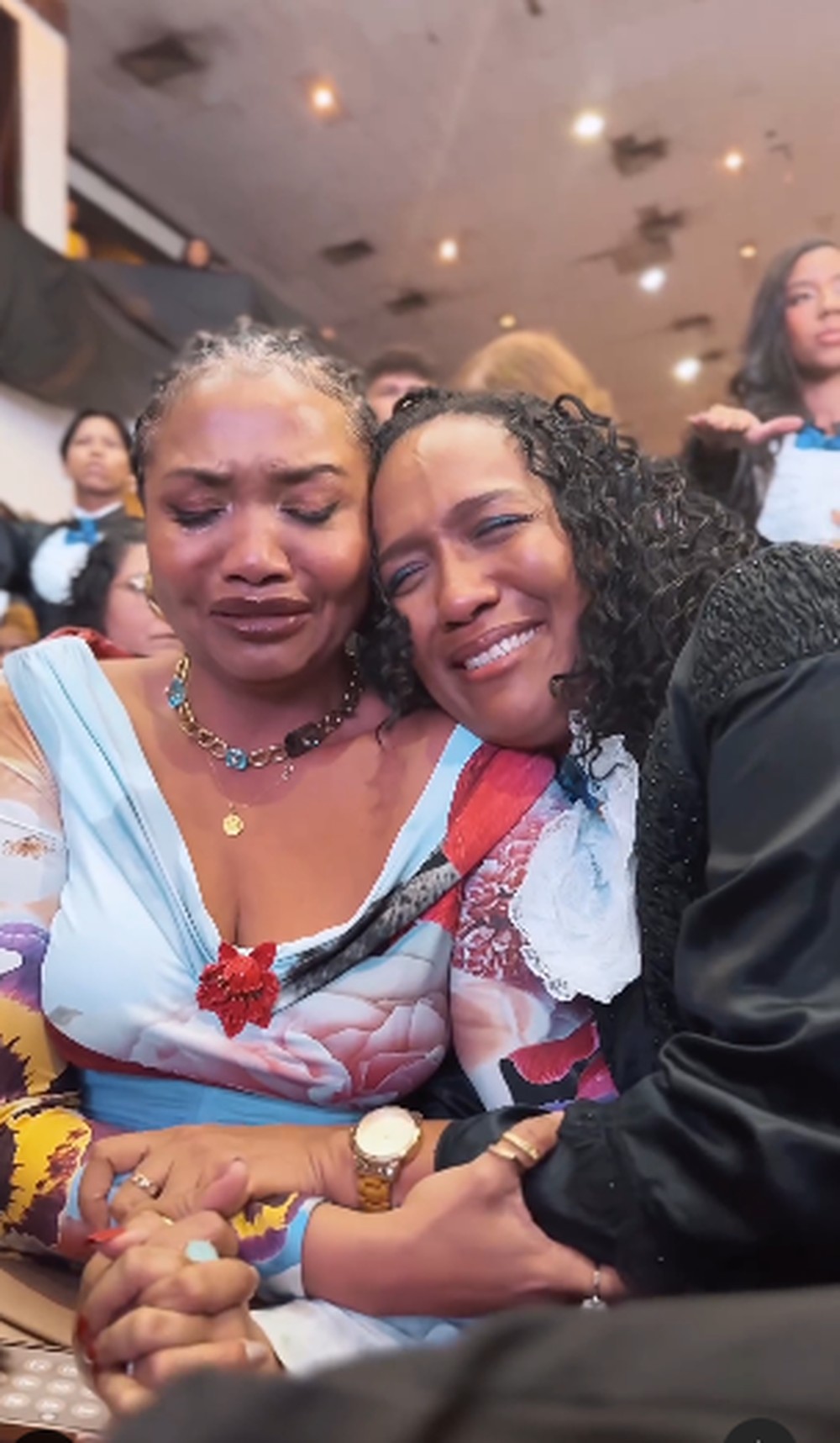 Gaby Amarantos celebra diploma da irmã: 'Primeira mulher da família a ...