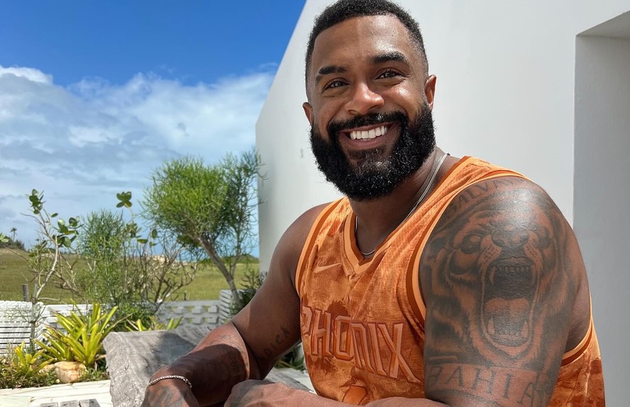 Baco Exu do Blues posta fotos nas redes e surpreende internautas: 'gostoso'
