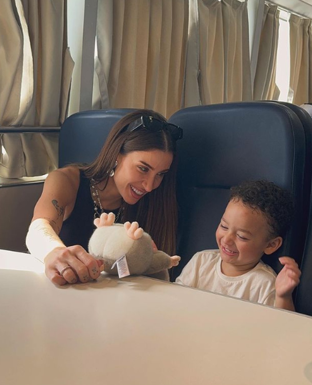 Bianca Andrade abre álbum de viagem para Itália com o filho, Cris