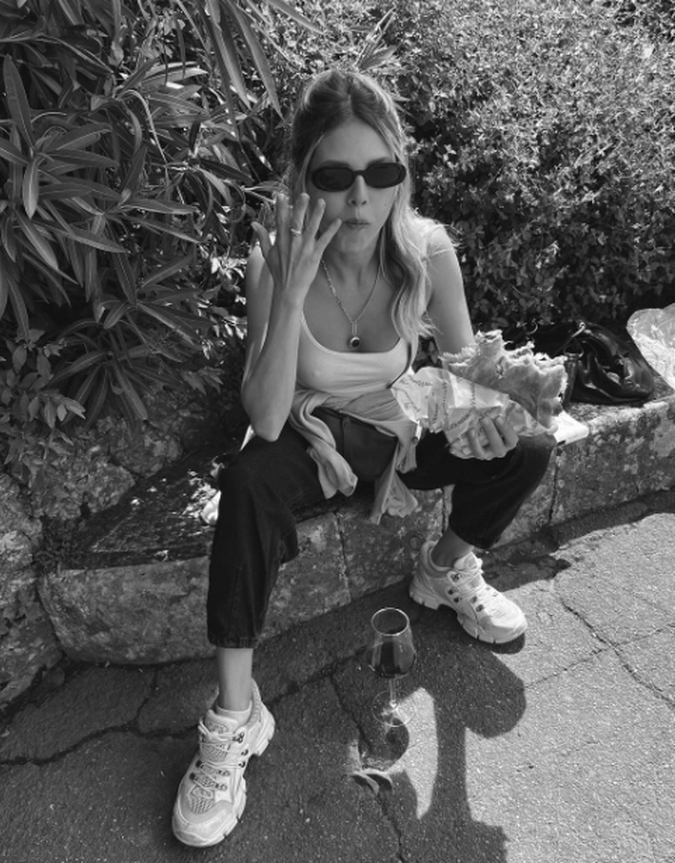 Louise D'Tuani abre álbum de viagem para Itália com Eduardo Sterblitch ...