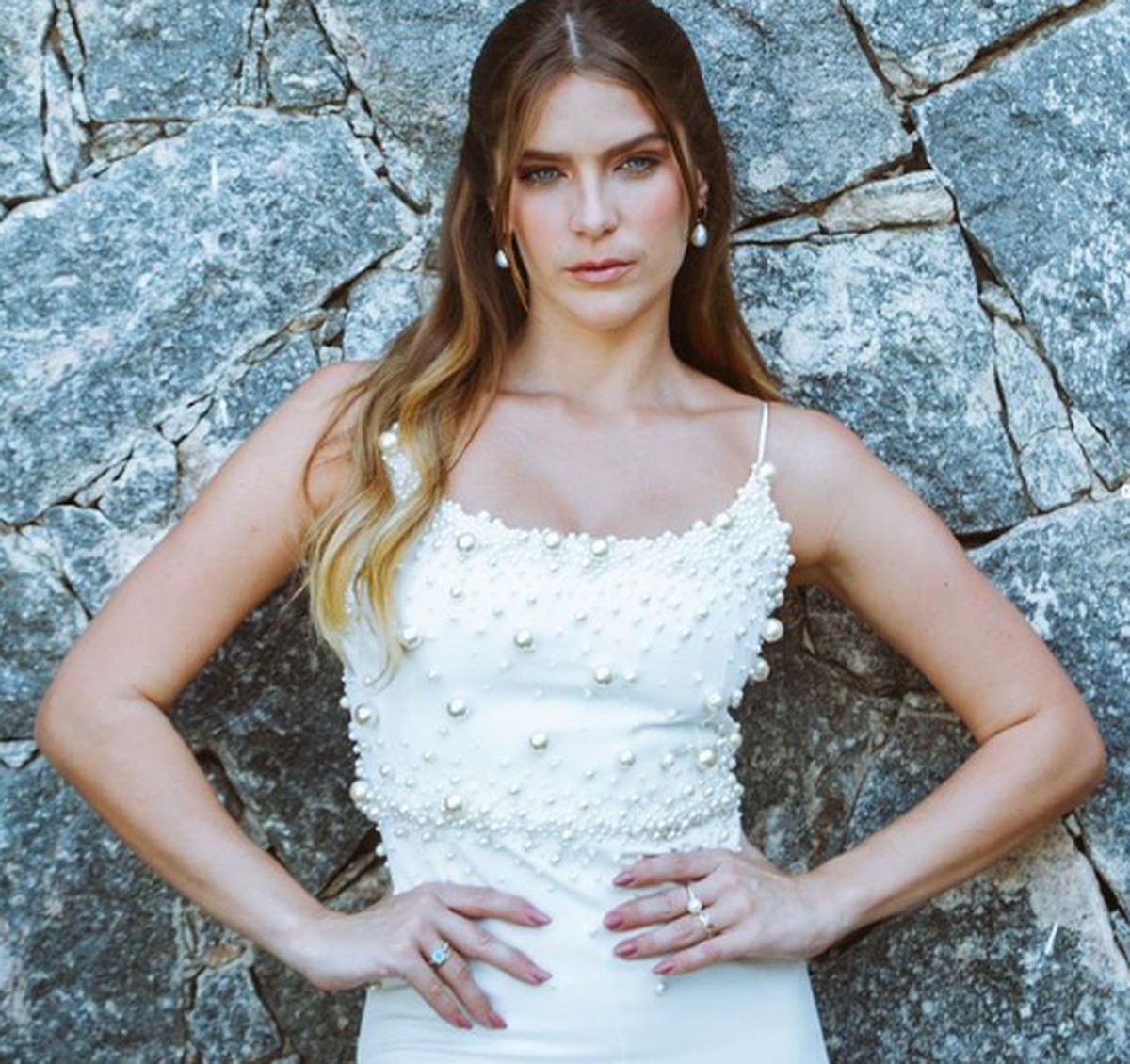 Isabella Santoni compartilha novos cliques de casamento com Henrique ...