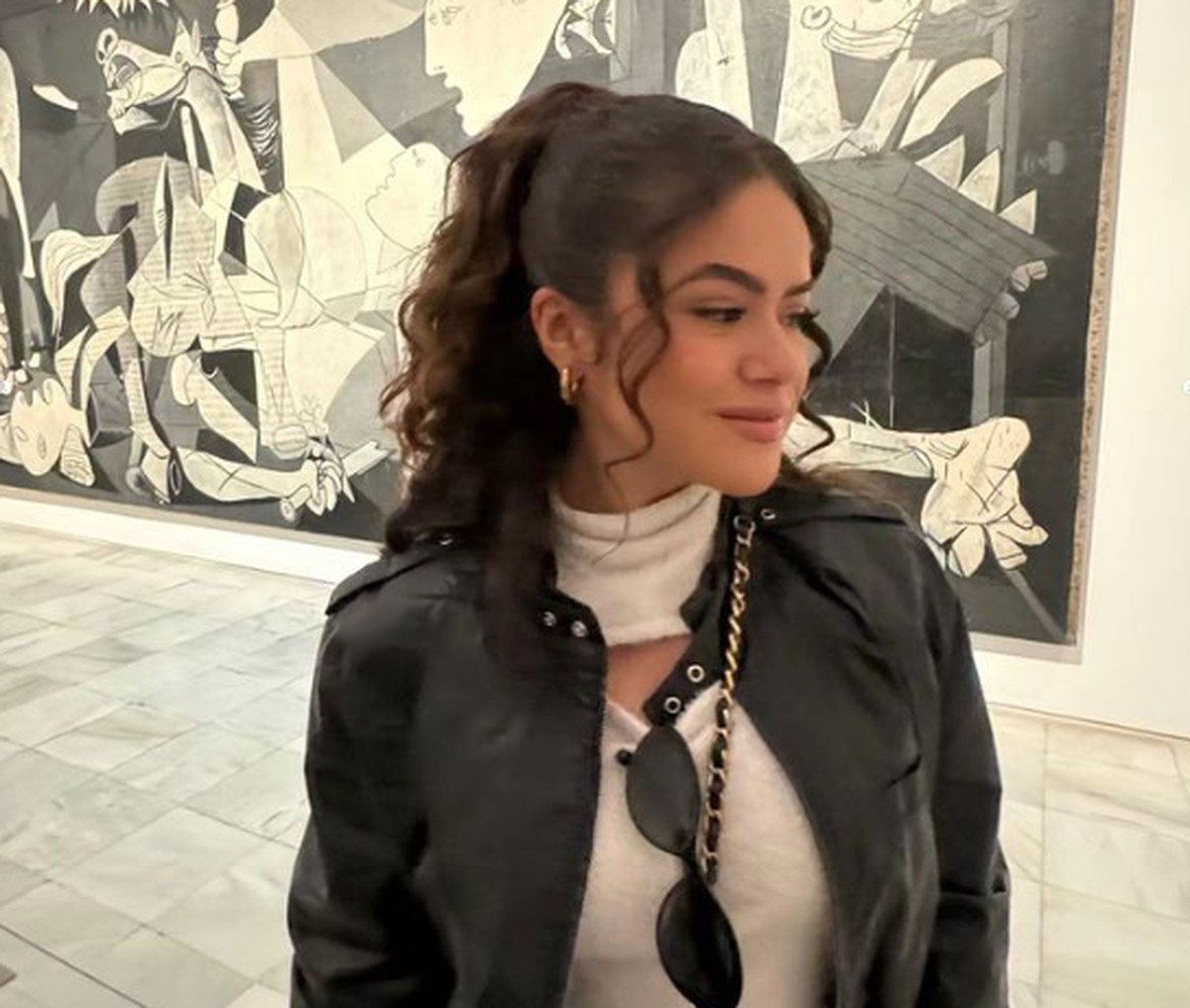 Maisa abre álbum de viagem para Madrid: 'Contemplando arte'