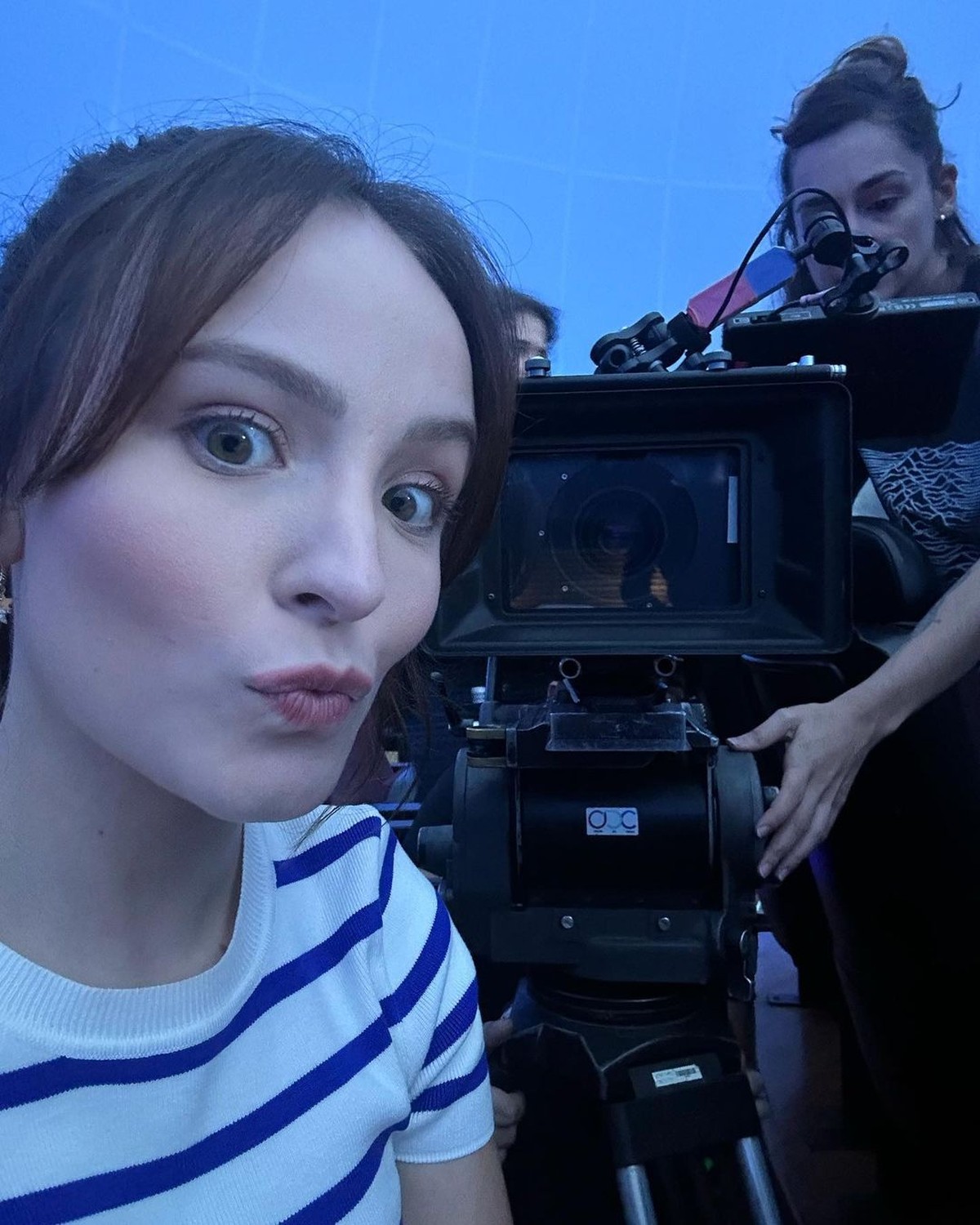 Larissa Manoela abre álbum de fotos dos bastidores dos seus novos filmes: ''Minha sorte''