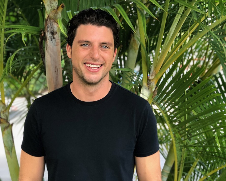 250 mil dólares e um punhado de laptops: americano investe em ...