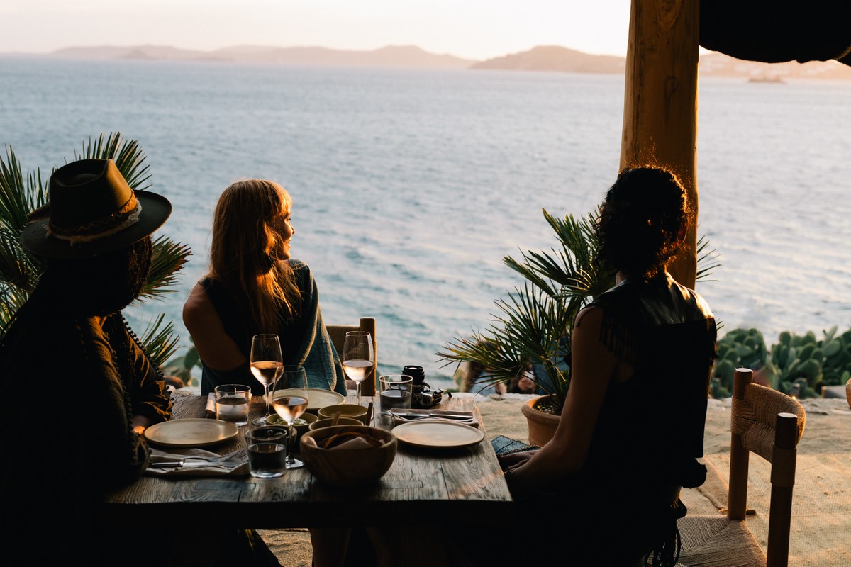 Scorpios: o universo único do clube de praia famoso em Mykonos