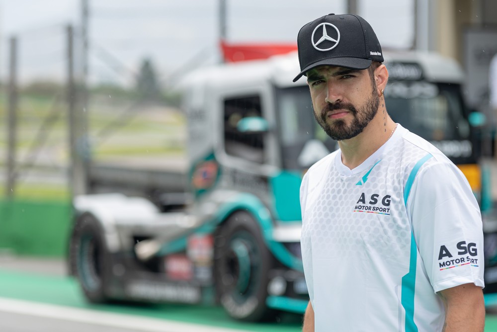 Caio Castro anuncia nova fase na carreira de piloto com estreia na Copa ...