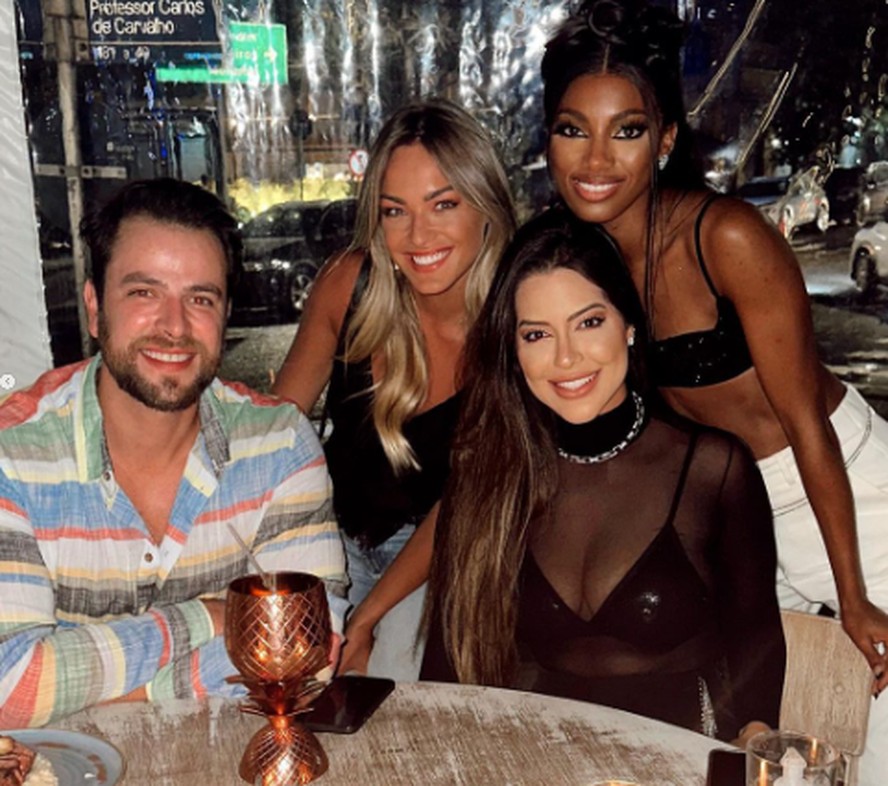 BBB: Tina encontra Bárbara Heck, Lais Caldas e Gustavo Marsengo | GQ | GQ