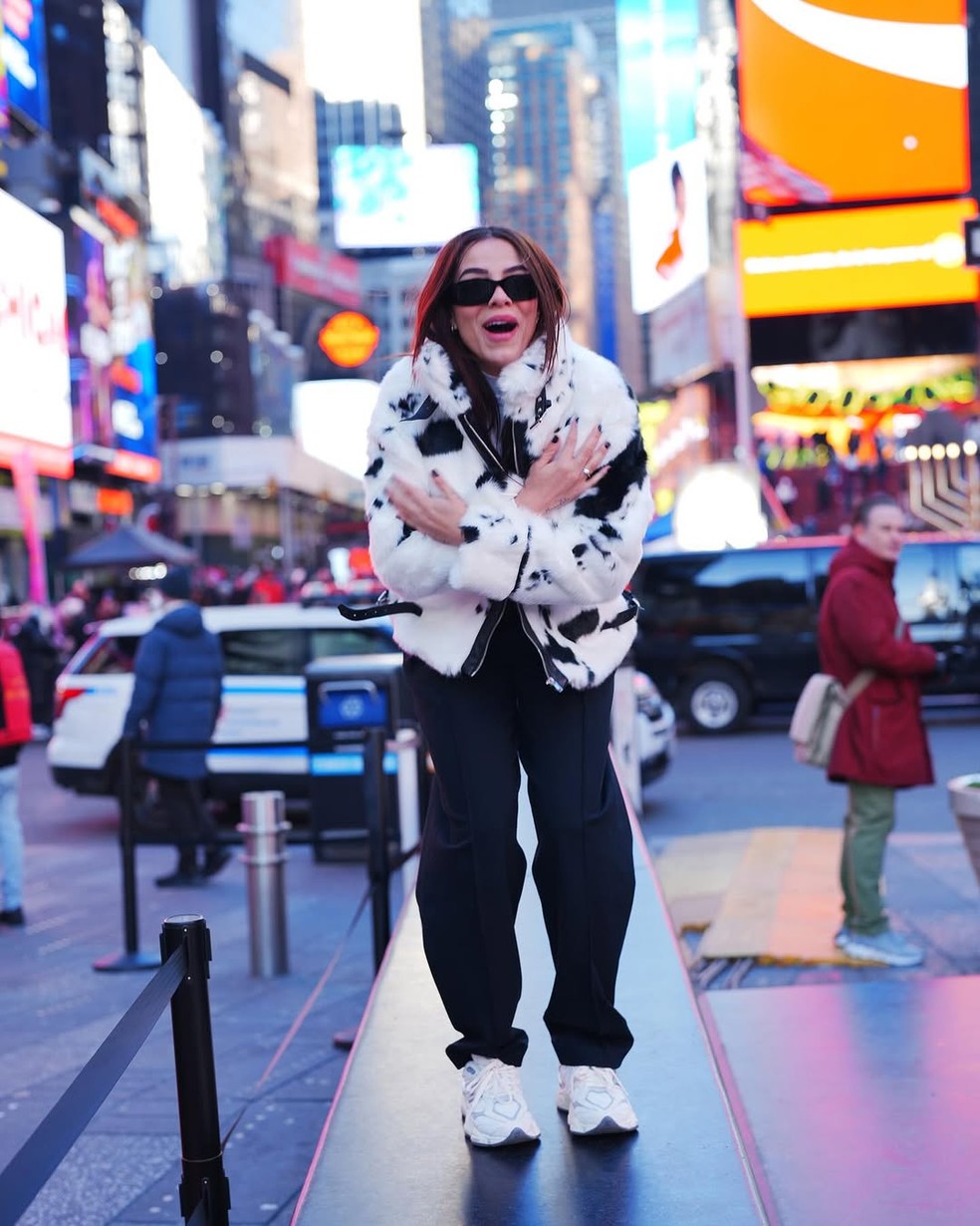 Key Alves curte passeio na Times Square em viagem para Nova York: '-4 ...