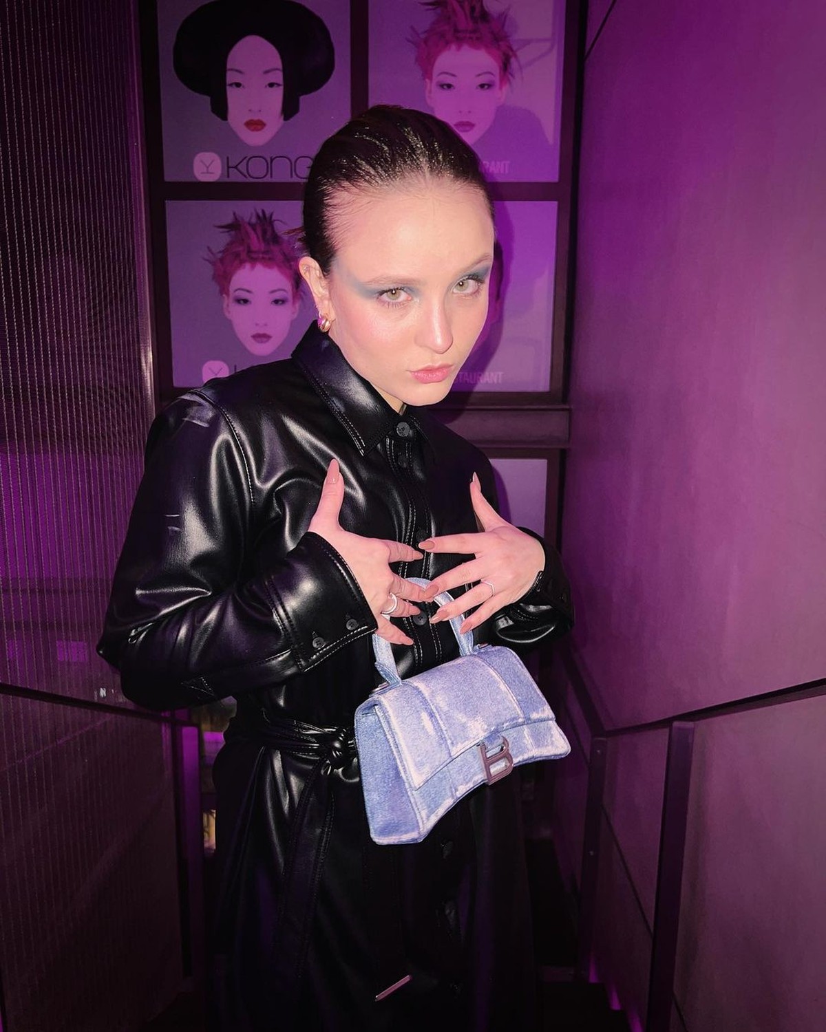 Larissa Manoela abre álbum de fotos de viagem a Paris